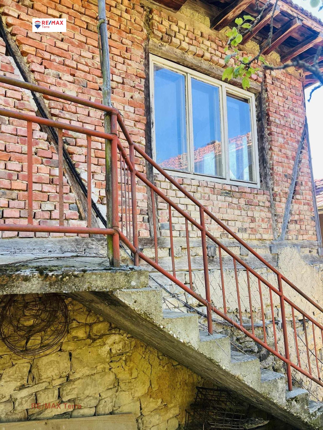 Продава КЪЩА в област Ловеч, с. Шипково - 128 кв.м / 44000 лв., RE/MAX ...